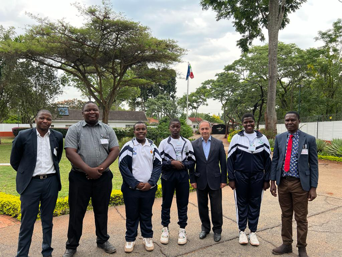 Cheziya High School in Italy for World Youth Chess Championships ...